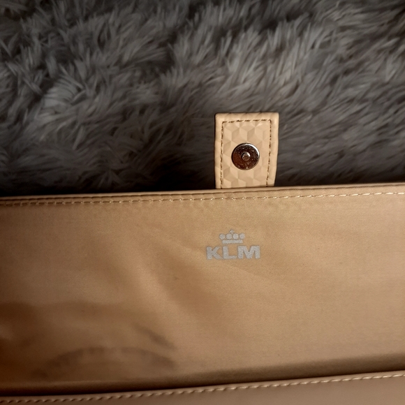 jantaminiau | Bags | Jantaminiau Clutch And Bonus Scarf | Poshmark